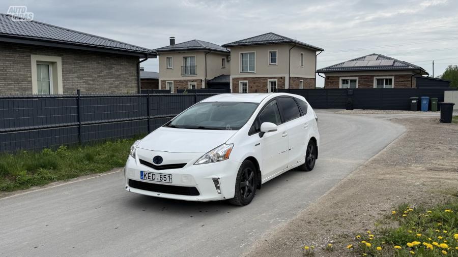 Balts Toyota Prius 2014 Viļņa, ar dzinēja tilpumu 1.80 L un nobraukumu 400 tūkst. km par 6950 €, foto 5 vietnē AUTOMOTO.COM.LV