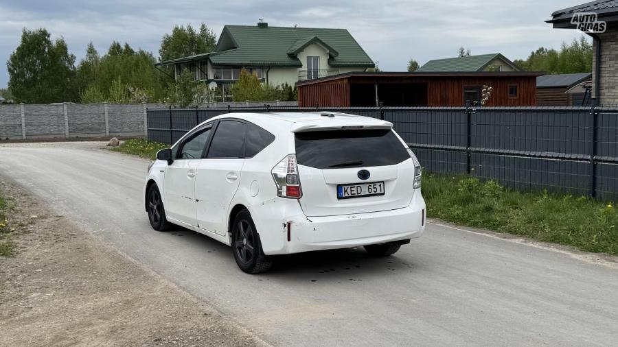 Balts Toyota Prius 2014 Viļņa, ar dzinēja tilpumu 1.80 L un nobraukumu 400 tūkst. km par 6950 €, foto 9 vietnē AUTOMOTO.COM.LV
