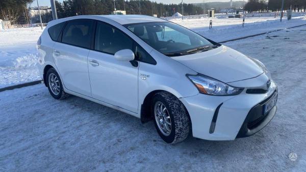 Balts Toyota Prius 2015 Viļņa, ar dzinēja tilpumu 1.80 L un nobraukumu 291 tūkst. km par 9500 €, foto 2 vietnē AUTOMOTO.COM.LV