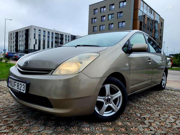 Dzeltens Toyota Prius 2005 Viļņa, ar dzinēja tilpumu 1.50 L un nobraukumu 325 tūkst. km par 2750 €, foto 3 vietnē AUTOMOTO.COM.LV