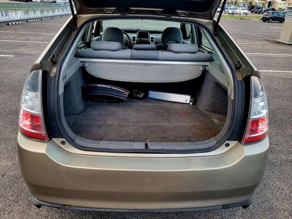 Dzeltens Toyota Prius 2005 Viļņa, ar dzinēja tilpumu 1.50 L un nobraukumu 325 tūkst. km par 2750 €, foto 8 vietnē AUTOMOTO.COM.LV