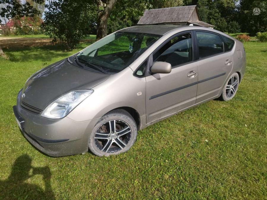 Dzeltens Toyota Prius 2005 Prienai, ar dzinēja tilpumu 1.50 L un nobraukumu 282 tūkst. km par 4000 €, foto 4 vietnē AUTOMOTO.COM.LV