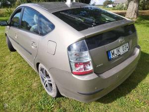 Dzeltens Toyota Prius 2005 Prienai, ar dzinēja tilpumu 1.50 L un nobraukumu 282 tūkst. km par 4000 €, foto 6 vietnē AUTOMOTO.COM.LV