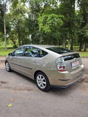 Dzeltens Toyota Prius 2006 Viļņa, ar dzinēja tilpumu 1.50 L un nobraukumu 273 tūkst. km par 3999 €, foto 7 vietnē AUTOMOTO.COM.LV