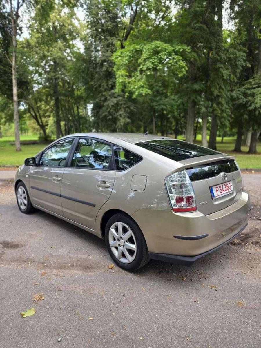 Dzeltens Toyota Prius 2006 Viļņa, ar dzinēja tilpumu 1.50 L un nobraukumu 273 tūkst. km par 3999 €, foto 7 vietnē AUTOMOTO.COM.LV