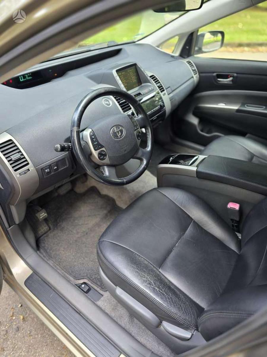 Dzeltens Toyota Prius 2006 Viļņa, ar dzinēja tilpumu 1.50 L un nobraukumu 273 tūkst. km par 3999 €, foto 12 vietnē AUTOMOTO.COM.LV