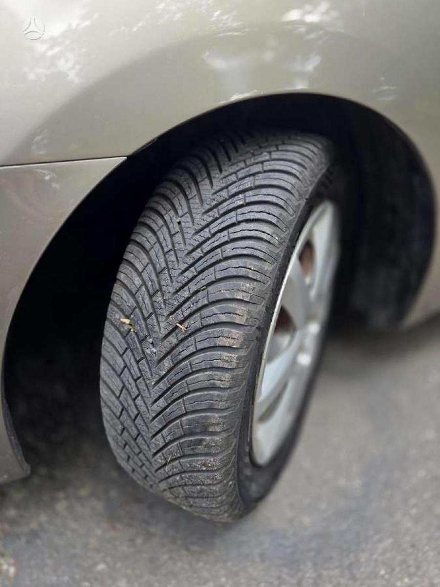 Dzeltens Toyota Prius 2006 Viļņa, ar dzinēja tilpumu 1.50 L un nobraukumu 273 tūkst. km par 3999 €, foto 17 vietnē AUTOMOTO.COM.LV