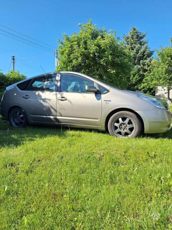 Dzeltens Toyota Prius 2007 Klaipėda, ar dzinēja tilpumu 1.50 L un nobraukumu 252 tūkst. km par 4300 €, foto 2 vietnē AUTOMOTO.COM.LV