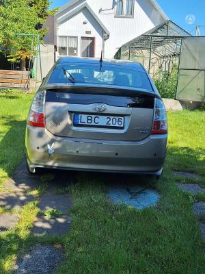 Yellow Toyota Prius 2007 in Klaipeda, with an engine capacity of 1.50 L and mileage of 252 thousand km for 4300 €, photo 4 on AUTOMOTO.COM.LV