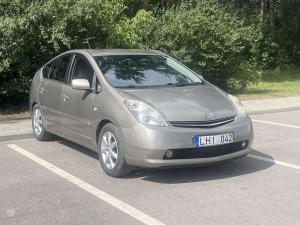 Dzeltens Toyota Prius 2007 Kauņa, ar dzinēja tilpumu 1.50 L un nobraukumu 232 tūkst. km par 4450 €, foto  vietnē AUTOMOTO.COM.LV