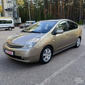 Yellow Toyota Prius 2008 in Druskininkai, with an engine capacity of 1.50 L and mileage of 300 thousand km for 3200 €, photo  on AUTOMOTO.COM.LV
