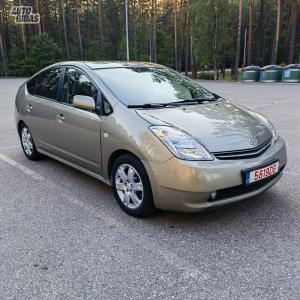 Dzeltens Toyota Prius 2008 Druskininkai, ar dzinēja tilpumu 1.50 L un nobraukumu 300 tūkst. km par 3200 €, foto 4 vietnē AUTOMOTO.COM.LV