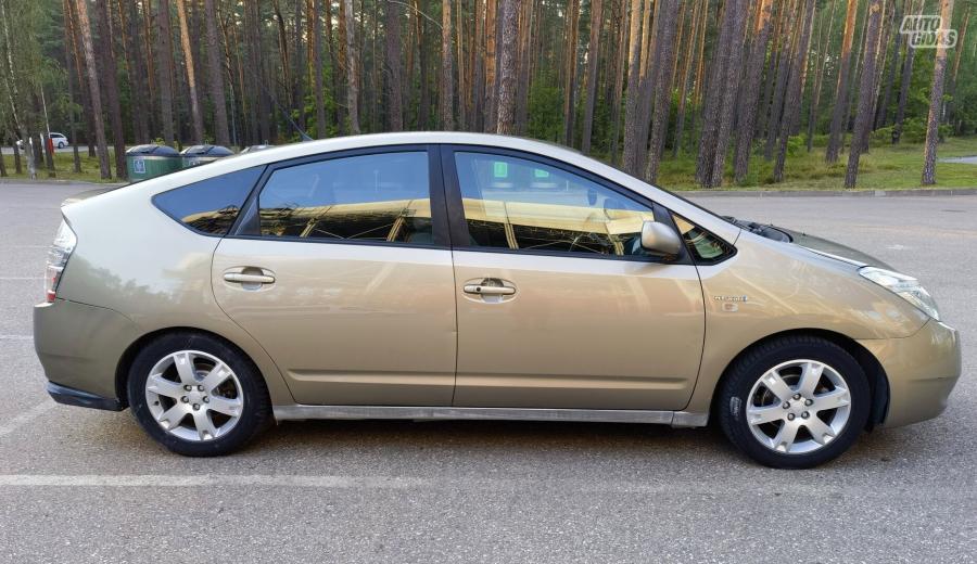 Dzeltens Toyota Prius 2008 Druskininkai, ar dzinēja tilpumu 1.50 L un nobraukumu 300 tūkst. km par 3200 €, foto 5 vietnē AUTOMOTO.COM.LV