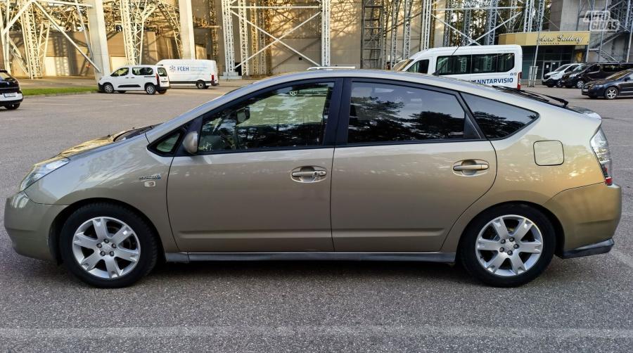 Dzeltens Toyota Prius 2008 Druskininkai, ar dzinēja tilpumu 1.50 L un nobraukumu 300 tūkst. km par 3200 €, foto 9 vietnē AUTOMOTO.COM.LV