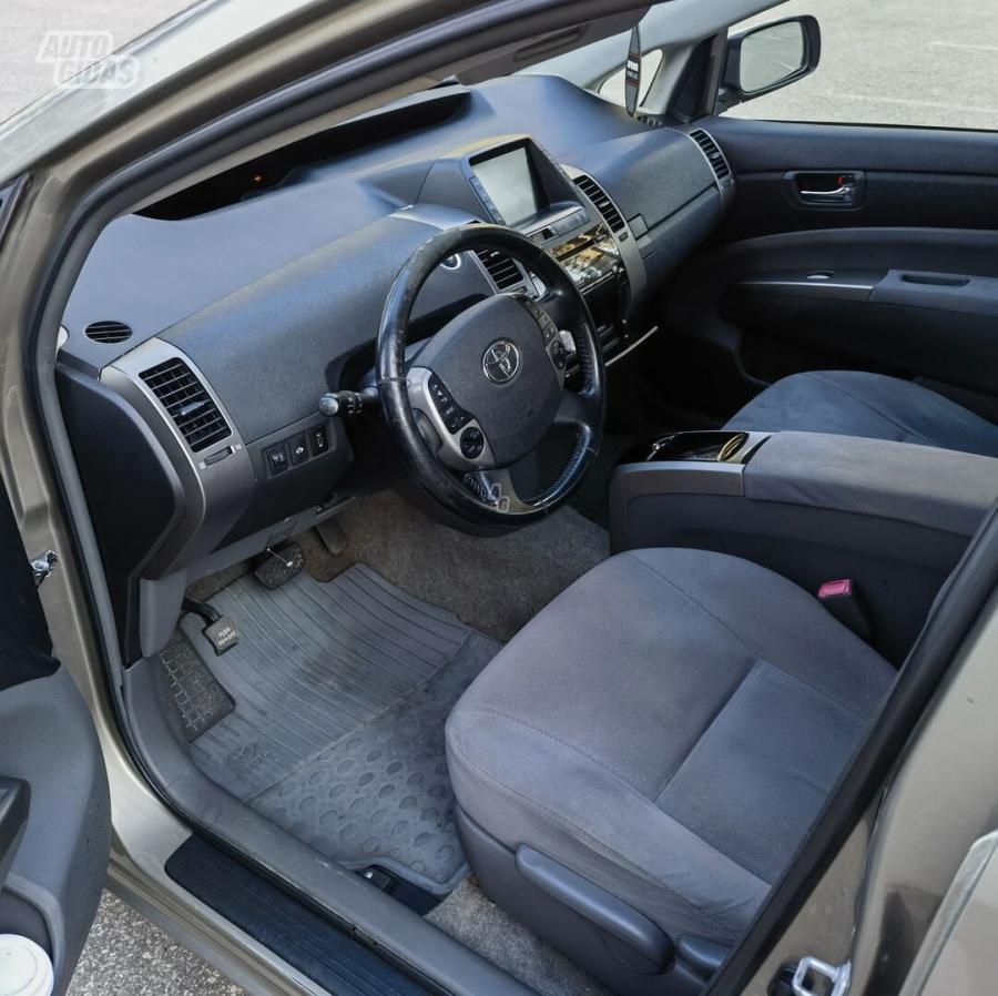 Dzeltens Toyota Prius 2008 Druskininkai, ar dzinēja tilpumu 1.50 L un nobraukumu 300 tūkst. km par 3200 €, foto 10 vietnē AUTOMOTO.COM.LV
