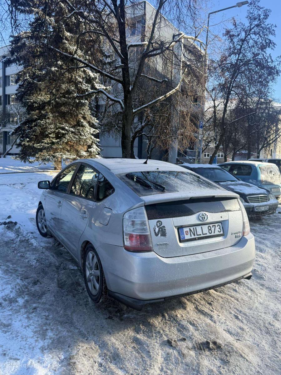 Yellow Toyota Prius 2009 in Vilnius, with an engine capacity of 0.00 L and mileage of 235 thousand km for 3700 €, photo 5 on AUTOMOTO.COM.LV
