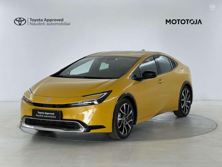 Yellow Toyota Prius 2023 in Vilnius, with an engine capacity of 1.99 L and mileage of 7 thousand km for 35900 €, photo 1 on AUTOMOTO.COM.LV