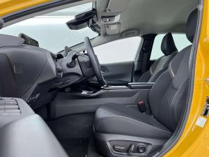 Yellow Toyota Prius 2023 in Vilnius, with an engine capacity of 1.99 L and mileage of 7 thousand km for 35900 €, photo 12 on AUTOMOTO.COM.LV