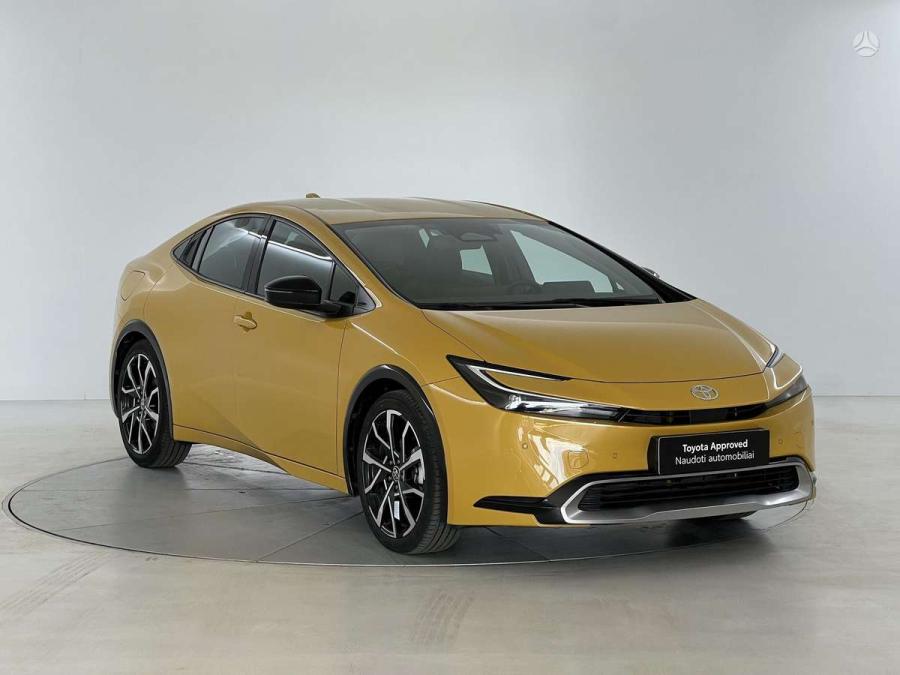 Yellow Toyota Prius 2023 in Vilnius, with an engine capacity of 1.99 L and mileage of 7 thousand km for 35900 €, photo 19 on AUTOMOTO.COM.LV