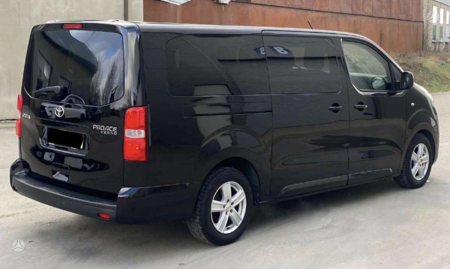 Black Toyota Proace 2017 in Vilnius, with an engine capacity of 2.00 L and mileage of 318 thousand km for 15700 €, photo 2 on AUTOMOTO.COM.LV