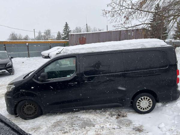 Black Toyota Proace 2017 in Telschi, with an engine capacity of 2.00 L and mileage of 338 thousand km for 4650 €, photo 5 on AUTOMOTO.COM.LV