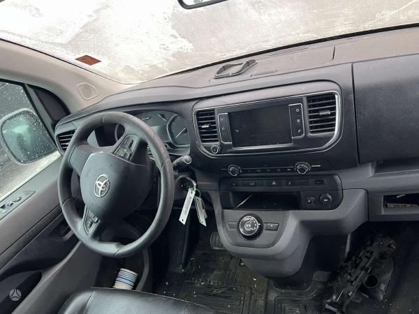 Black Toyota Proace 2017 in Telschi, with an engine capacity of 2.00 L and mileage of 338 thousand km for 4650 €, photo 9 on AUTOMOTO.COM.LV