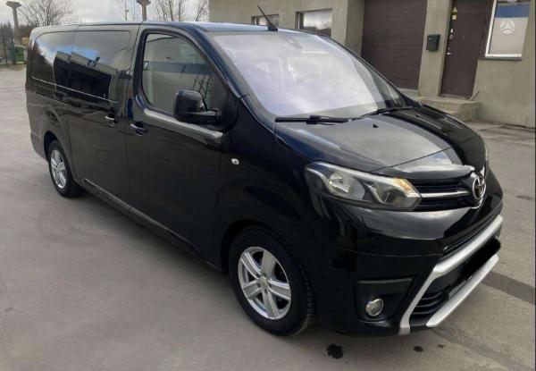 Black Toyota Proace 2017 in Vilnius, with an engine capacity of 2.00 L and mileage of 318 thousand km for 13900 €, photo 1 on AUTOMOTO.COM.LV