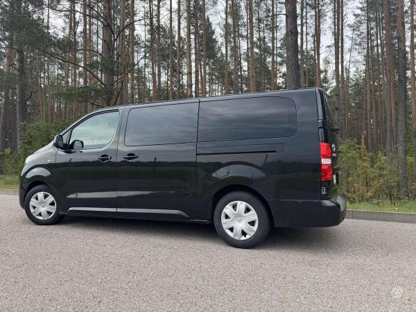 Black Toyota Proace 2019 in Druskininkai, with an engine capacity of 1.50 L and mileage of 154 thousand km for 17900 €, photo 2 on AUTOMOTO.COM.LV