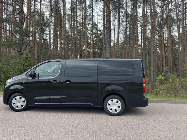 Black Toyota Proace 2019 in Druskininkai, with an engine capacity of 1.50 L and mileage of 154 thousand km for 17900 €, photo 7 on AUTOMOTO.COM.LV