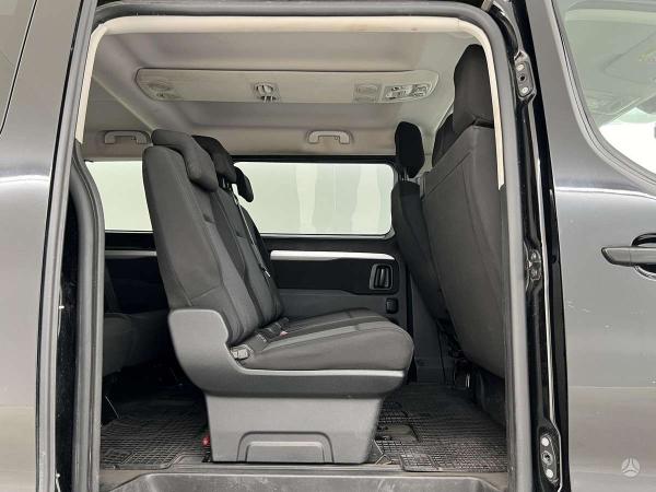 Black Toyota Proace 2021 in Vilnius, with an engine capacity of 2.00 L and mileage of 164 thousand km for 21900 €, photo 7 on AUTOMOTO.COM.LV