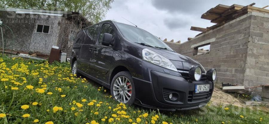 Black Toyota Proace 2015 in Riga, with an engine capacity of 2.00 L and mileage of 443 thousand km for 5000 €, photo 1 on AUTOMOTO.COM.LV