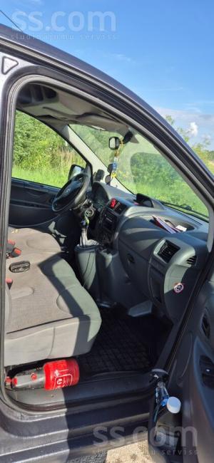 Black Toyota Proace 2015 in Riga, with an engine capacity of 2.00 L and mileage of 443 thousand km for 5000 €, photo 8 on AUTOMOTO.COM.LV