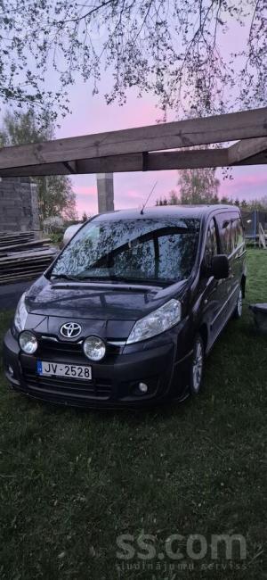 Black Toyota Proace 2015 in Riga, with an engine capacity of 2.00 L and mileage of 443 thousand km for 5000 €, photo 18 on AUTOMOTO.COM.LV