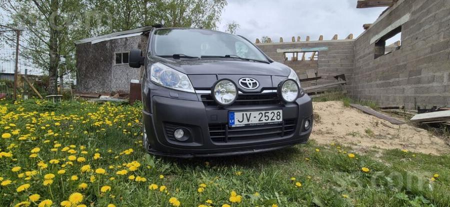 Black Toyota Proace 2015 in Riga, with an engine capacity of 2.00 L and mileage of 443 thousand km for 5000 €, photo 21 on AUTOMOTO.COM.LV