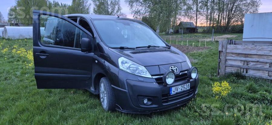Black Toyota Proace 2015 in Riga, with an engine capacity of 2.00 L and mileage of 443 thousand km for 5000 €, photo 24 on AUTOMOTO.COM.LV