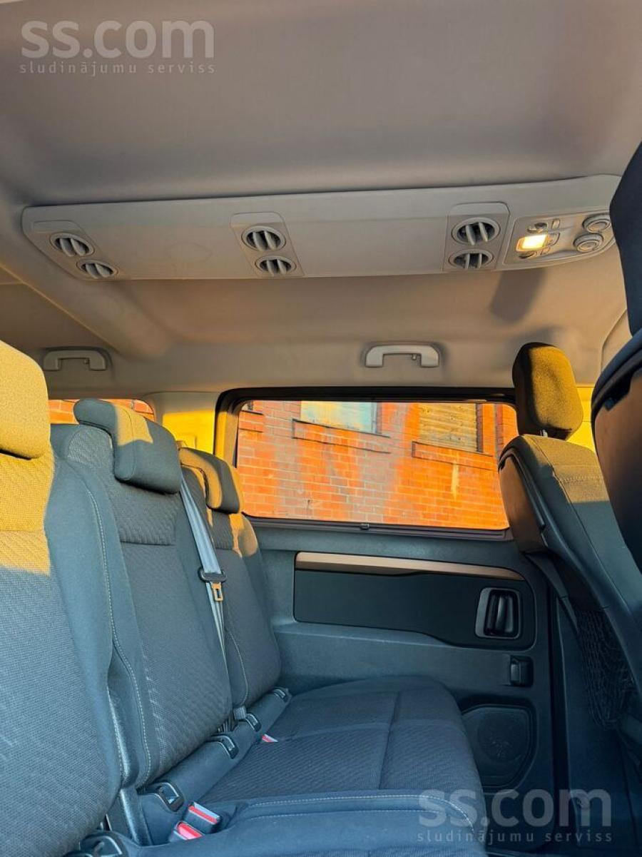 Black Toyota Proace 2017 in Dobele, with an engine capacity of 2.00 L and mileage of 217 thousand km for 18500 €, photo 14 on AUTOMOTO.COM.LV