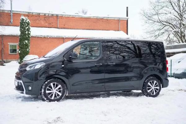 Melns Toyota Proace 2017 Grobiņa, ar dzinēja tilpumu 2.00 L un nobraukumu 207 tūkst. km par 17900 €, foto 4 vietnē AUTOMOTO.COM.LV