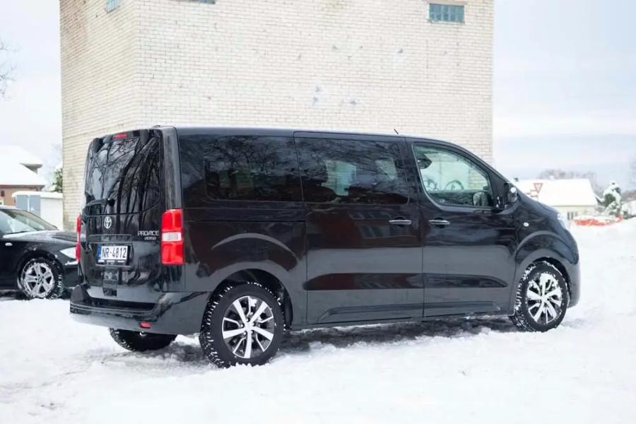 Melns Toyota Proace 2017 Grobiņa, ar dzinēja tilpumu 2.00 L un nobraukumu 207 tūkst. km par 17900 €, foto 9 vietnē AUTOMOTO.COM.LV