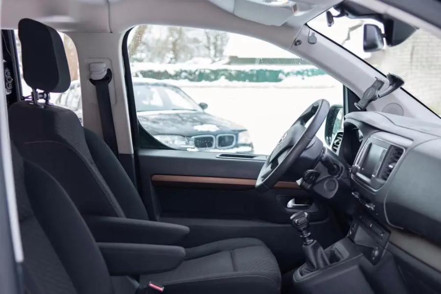 Melns Toyota Proace 2017 Grobiņa, ar dzinēja tilpumu 2.00 L un nobraukumu 207 tūkst. km par 17900 €, foto 17 vietnē AUTOMOTO.COM.LV