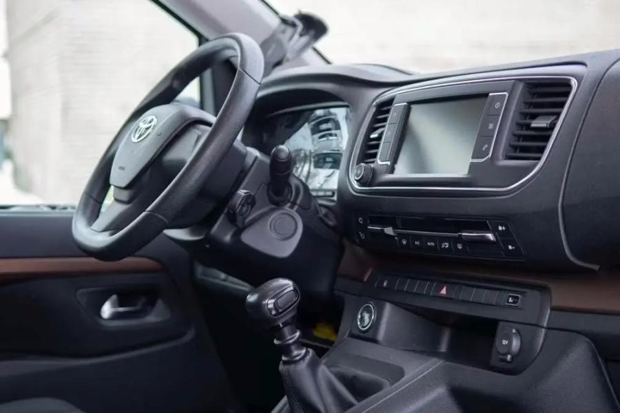 Melns Toyota Proace 2017 Grobiņa, ar dzinēja tilpumu 2.00 L un nobraukumu 207 tūkst. km par 17900 €, foto 18 vietnē AUTOMOTO.COM.LV