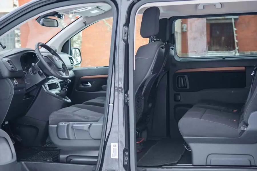 Melns Toyota Proace 2017 Grobiņa, ar dzinēja tilpumu 2.00 L un nobraukumu 207 tūkst. km par 17900 €, foto 22 vietnē AUTOMOTO.COM.LV