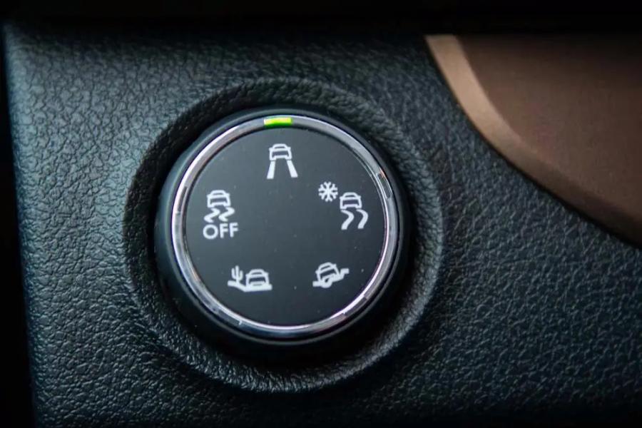 Melns Toyota Proace 2017 Grobiņa, ar dzinēja tilpumu 2.00 L un nobraukumu 207 tūkst. km par 17900 €, foto 31 vietnē AUTOMOTO.COM.LV