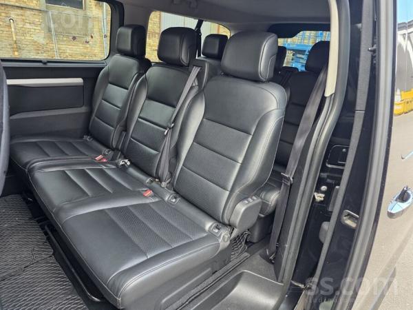 Black Toyota Proace 2018 in Riga, with an engine capacity of 2.00 L and mileage of 250 thousand km for 18000 €, photo 6 on AUTOMOTO.COM.LV