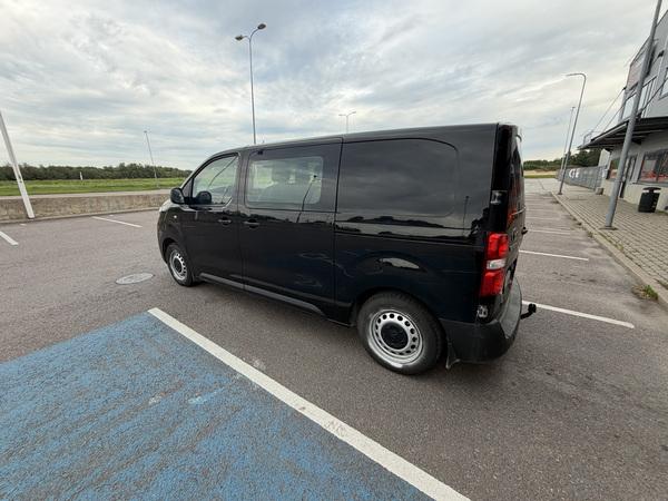 Melns Toyota Proace 2019 Rakvere, ar dzinēja tilpumu 1.50 L un nobraukumu 277 tūkst. km par 11000 €, foto 4 vietnē AUTOMOTO.COM.LV