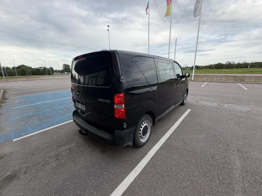 Melns Toyota Proace 2019 Rakvere, ar dzinēja tilpumu 1.50 L un nobraukumu 277 tūkst. km par 11000 €, foto 17 vietnē AUTOMOTO.COM.LV