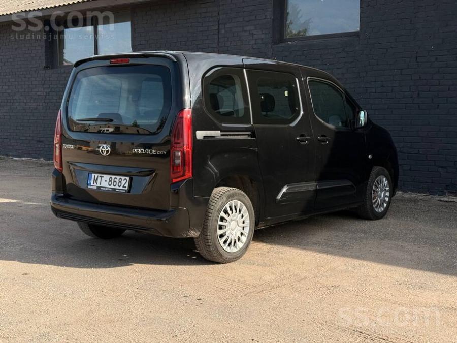 Черный Тойота Proace 2021 в Даугавпилс, объемом двигателя 1.50 л и пробегом 119 тыс. км за 12500 €, фото 4 на AUTOMOTO.COM.LV