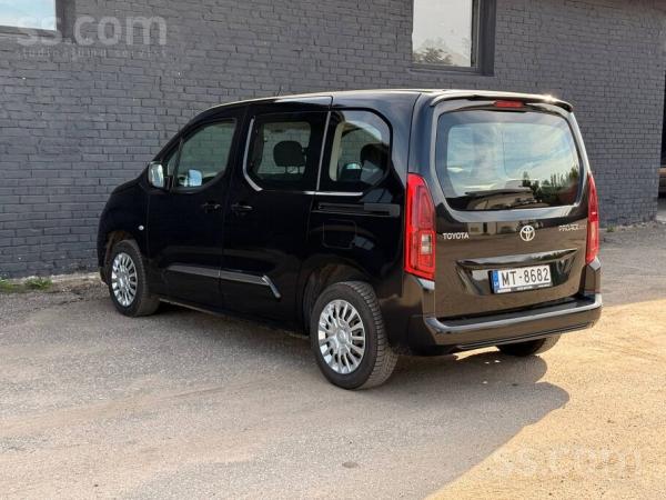 Melns Toyota Proace 2021 Daugavpils, ar dzinēja tilpumu 1.50 L un nobraukumu 119 tūkst. km par 12500 €, foto 4 vietnē AUTOMOTO.COM.LV