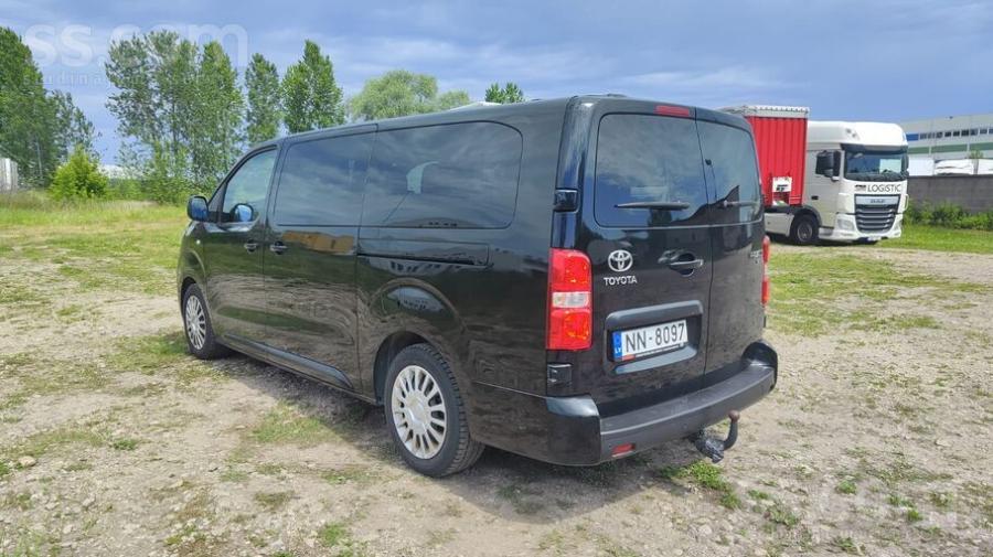 Black Toyota Proace 2023 in Riga, with an engine capacity of 2.00 L and mileage of 185 thousand km for 15000 €, photo 5 on AUTOMOTO.COM.LV