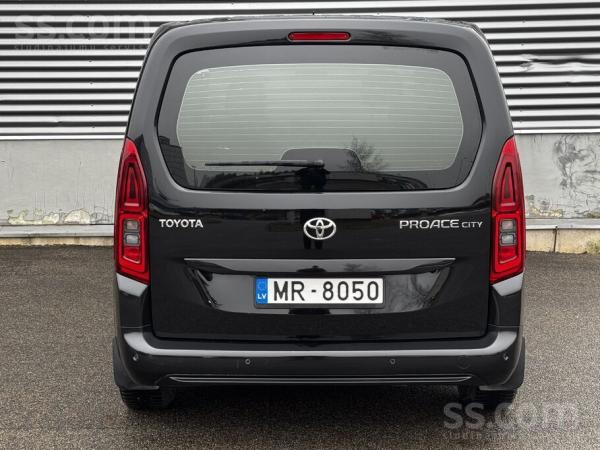 Black Toyota Proace 2020 in Riga, with an engine capacity of 1.50 L and mileage of 159 thousand km for 12400 €, photo 4 on AUTOMOTO.COM.LV