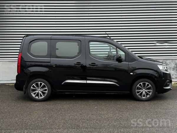 Black Toyota Proace 2020 in Riga, with an engine capacity of 1.50 L and mileage of 159 thousand km for 12400 €, photo 6 on AUTOMOTO.COM.LV